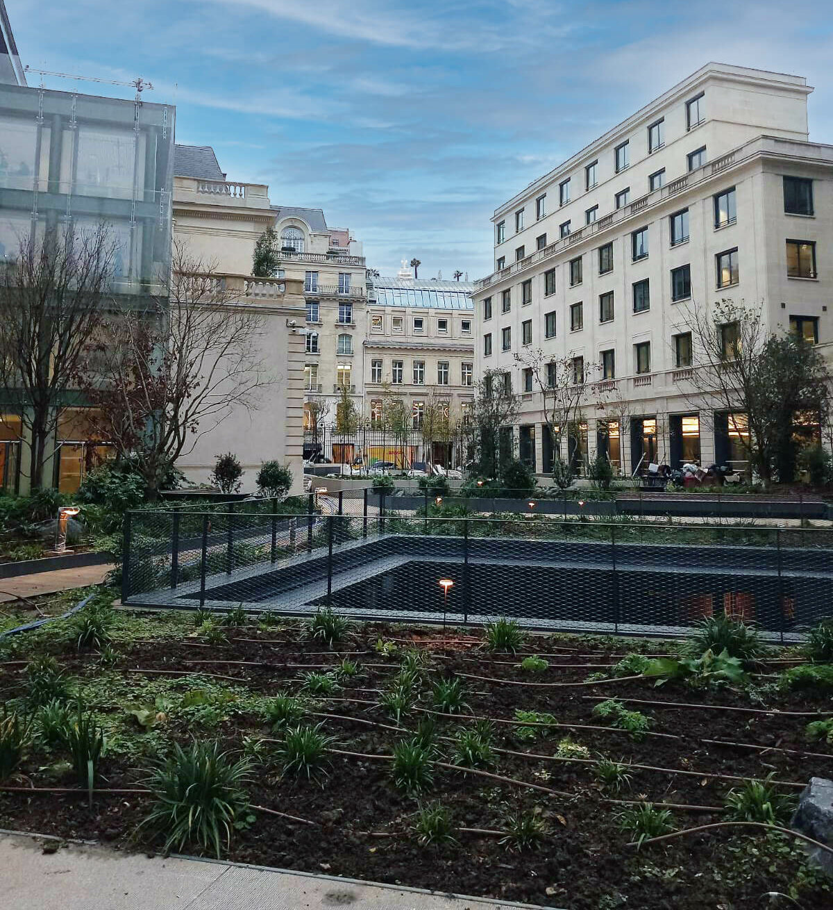 Le groupe MUGO livre le jardin du siège d’AXA à Paris